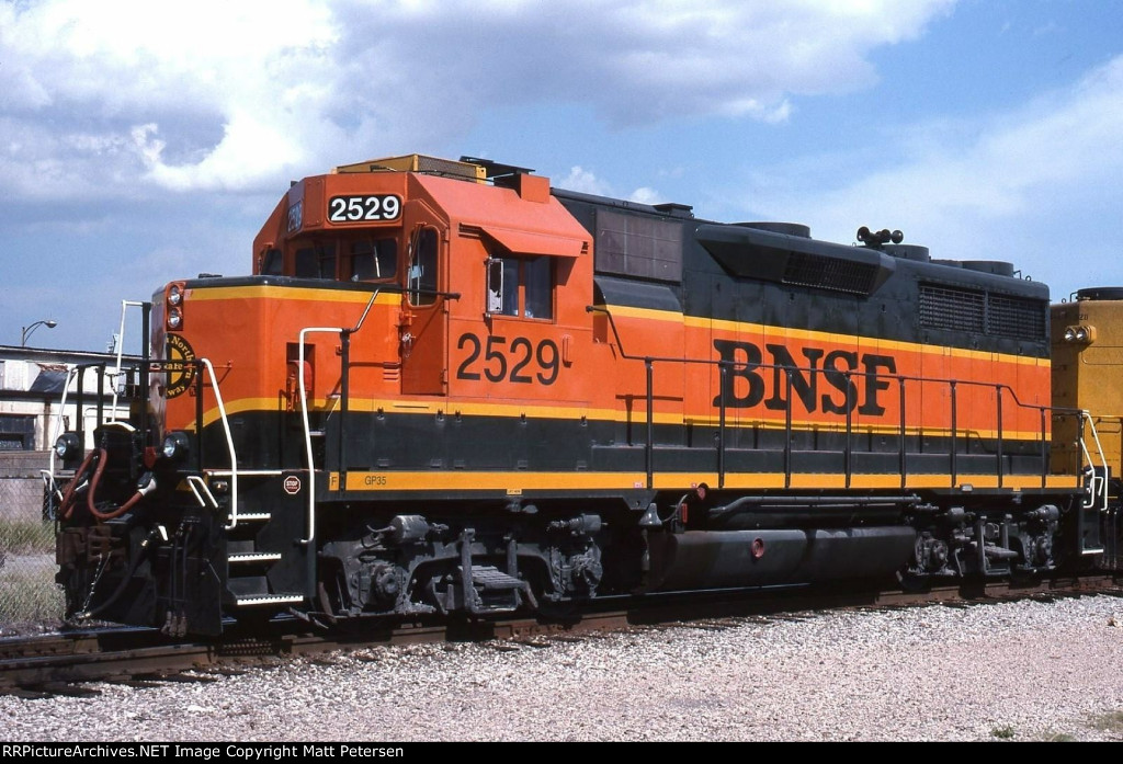 BNSF 2529